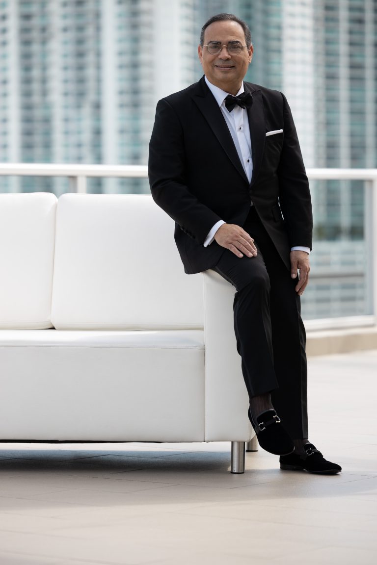 Gilberto Santa Rosa estrena "Debut y Segunda Tanda", su nuevo disco